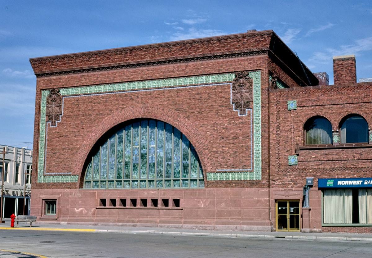 Historic Photo : 1988 Norwest Bank (designed by Louis Sullivan), horiz ...