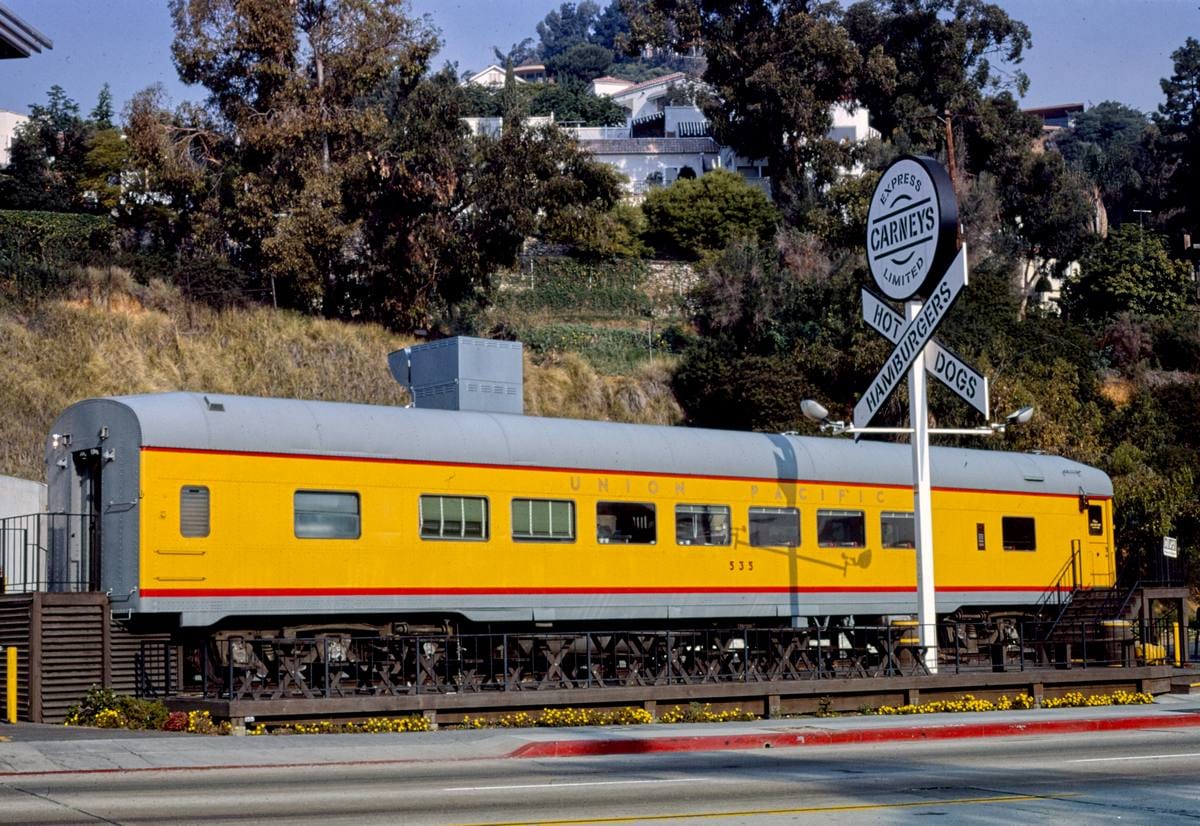 Historic Photo : 1977 Carney's Express, same place, angle 2, Sunset Bo ...