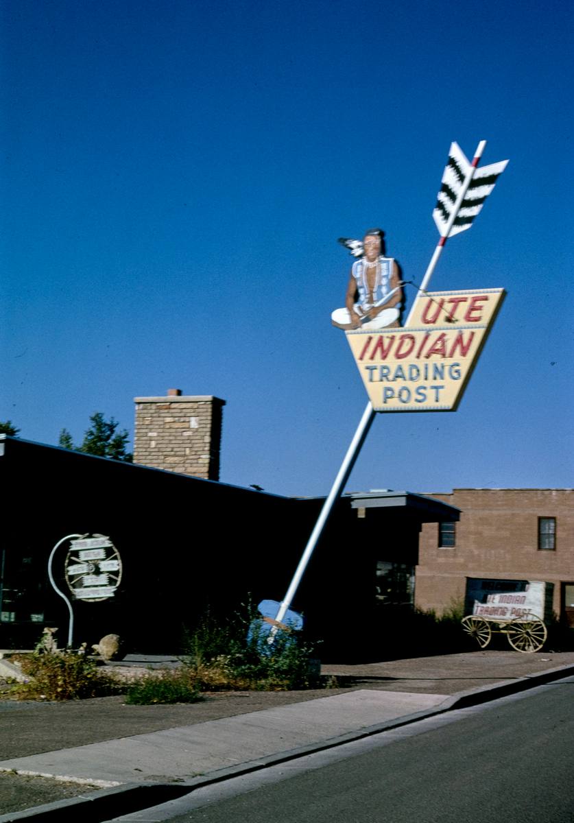 Historic Photo : 1991 Ute Indian Trading Post signs, Route 40, Vernal ...