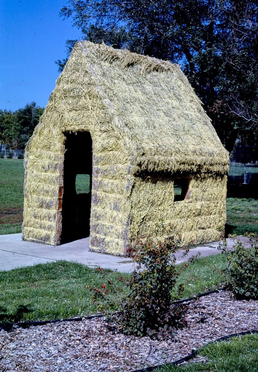 Historic Photo : 1987 Three Little Pig's straw house three-quarter vie ...