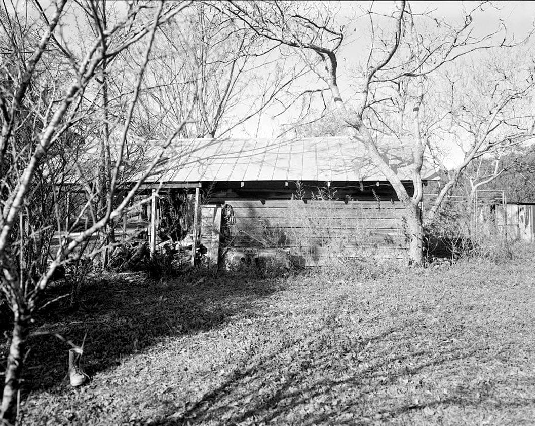 Historic Photo : Jaudon-Bragg-Snelling Farm, Smokehouse, North side of ...