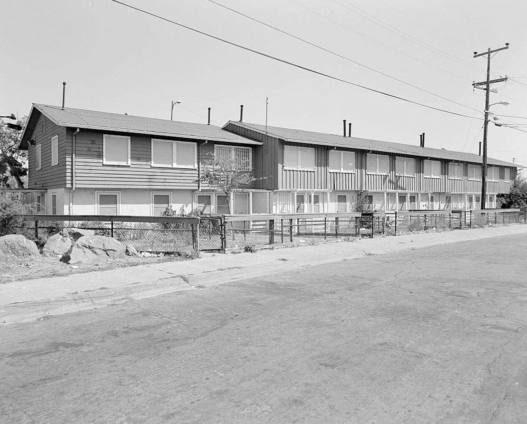 Historic Photo : Easter Hill Village, Building No. 40, North side of F ...