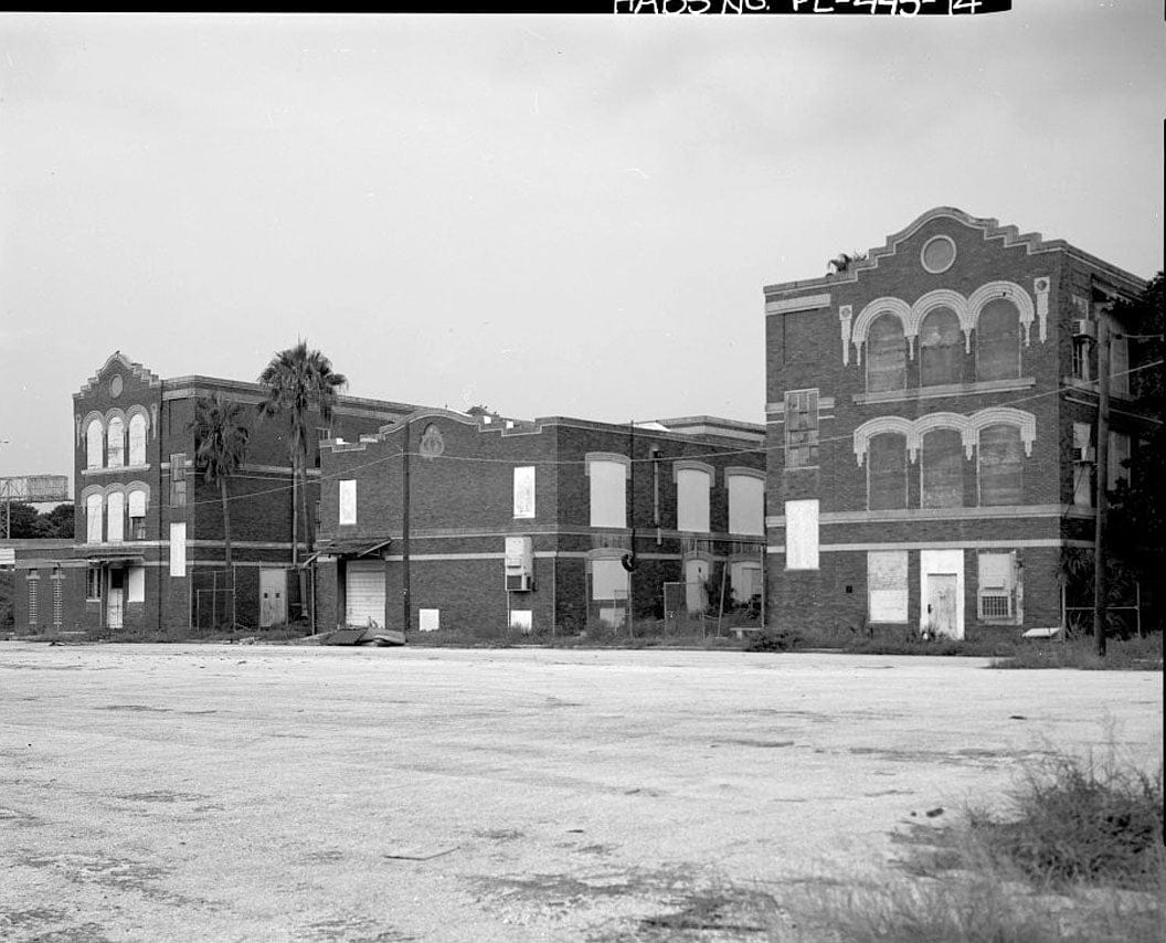 Historic Photo : George Washington Junior High School, 707 Columbus Dr ...