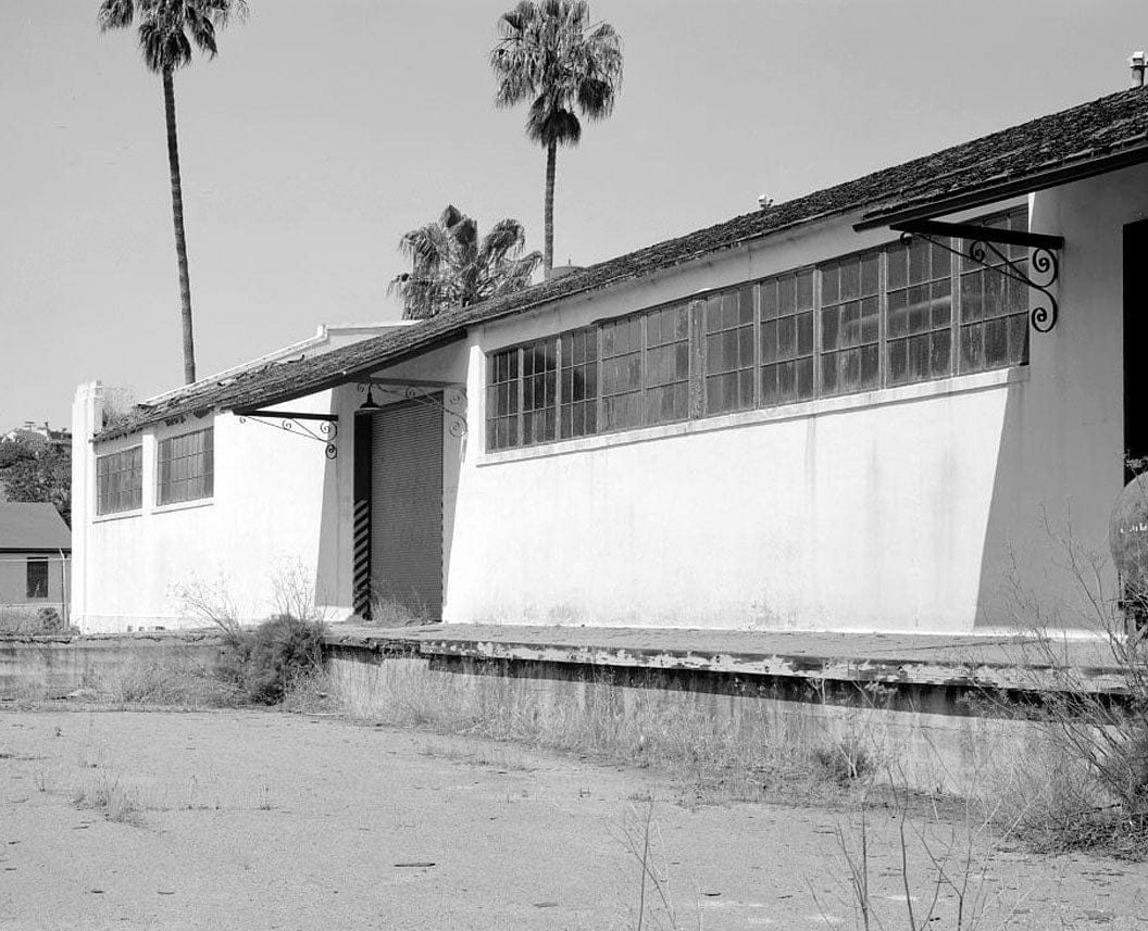 Historic Photo : Hamilton Field, Warehouse Type D, East of Nave Drive ...