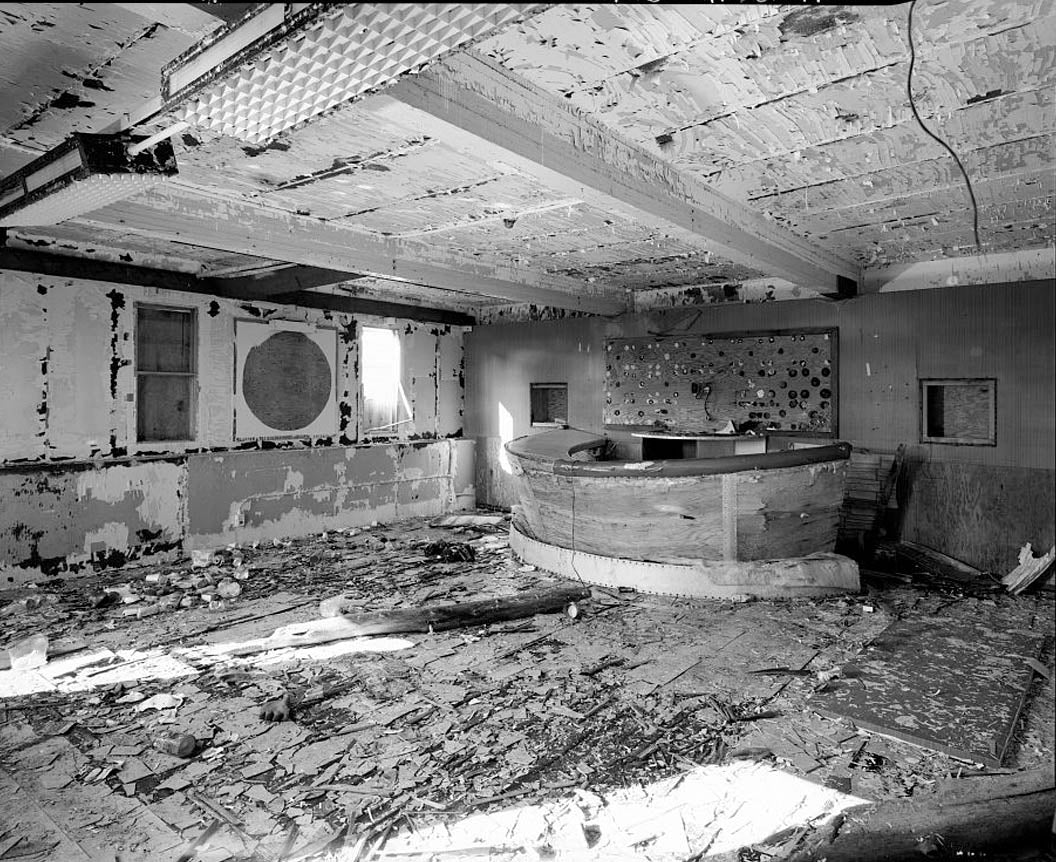 Historic Photo : POW-3 Distant Early Warning Line Station, Bullen Poin ...