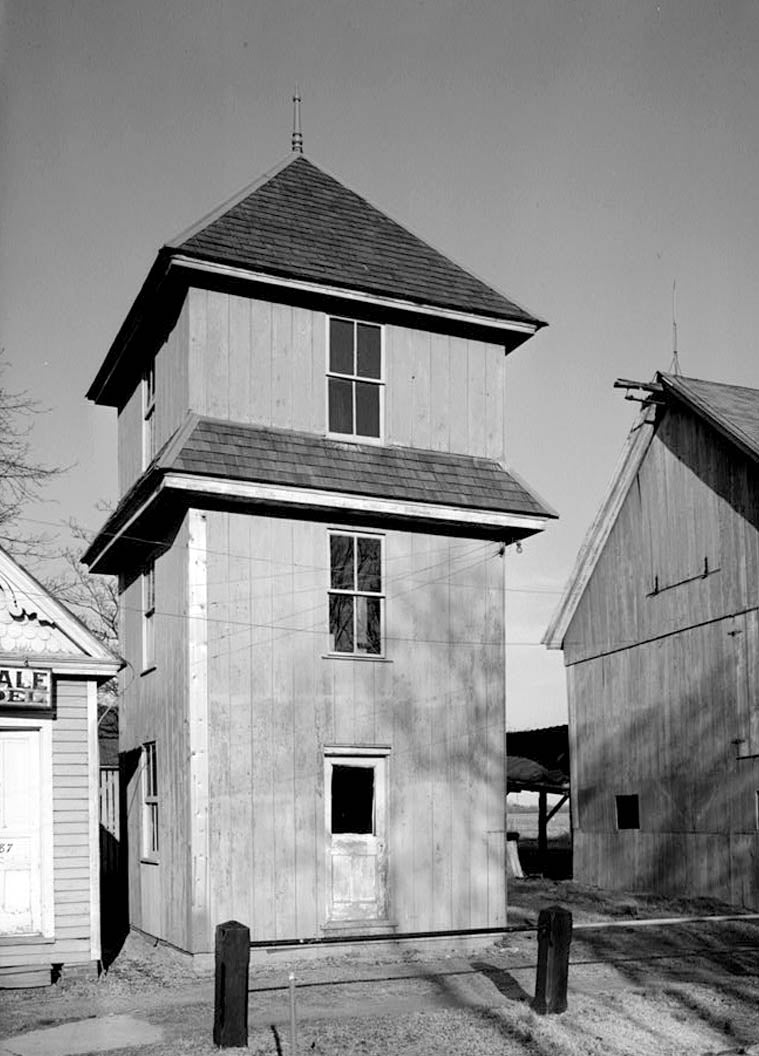 Historic Photo : John B. Lindale Farm, Water Tower, 24 South Main Stre ...