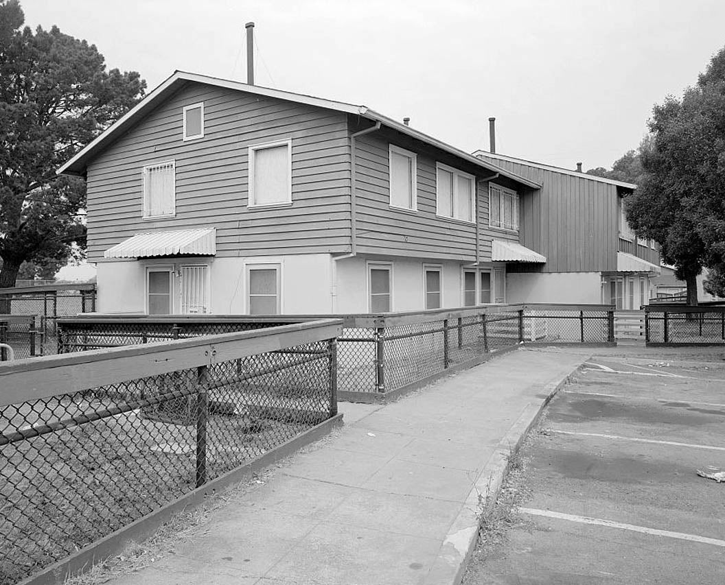 Historic Photo : Easter Hill Village, Building No. 27, Southwest corne ...