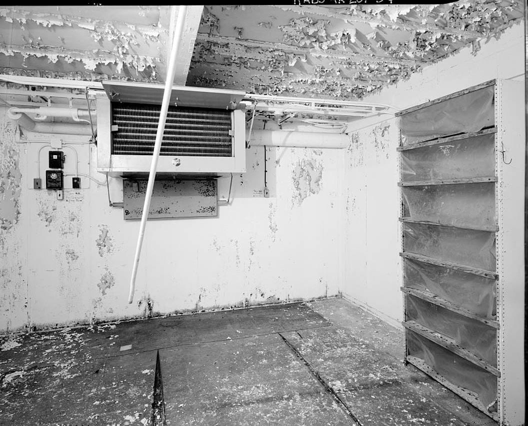 Historic Photo : POW-3 Distant Early Warning Line Station, Bullen Poin ...