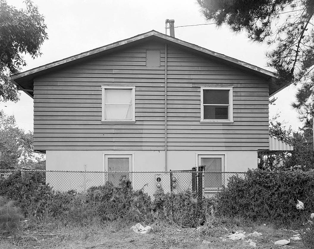 Historic Photo : Easter Hill Village, Building No. 15, Southwest corne ...