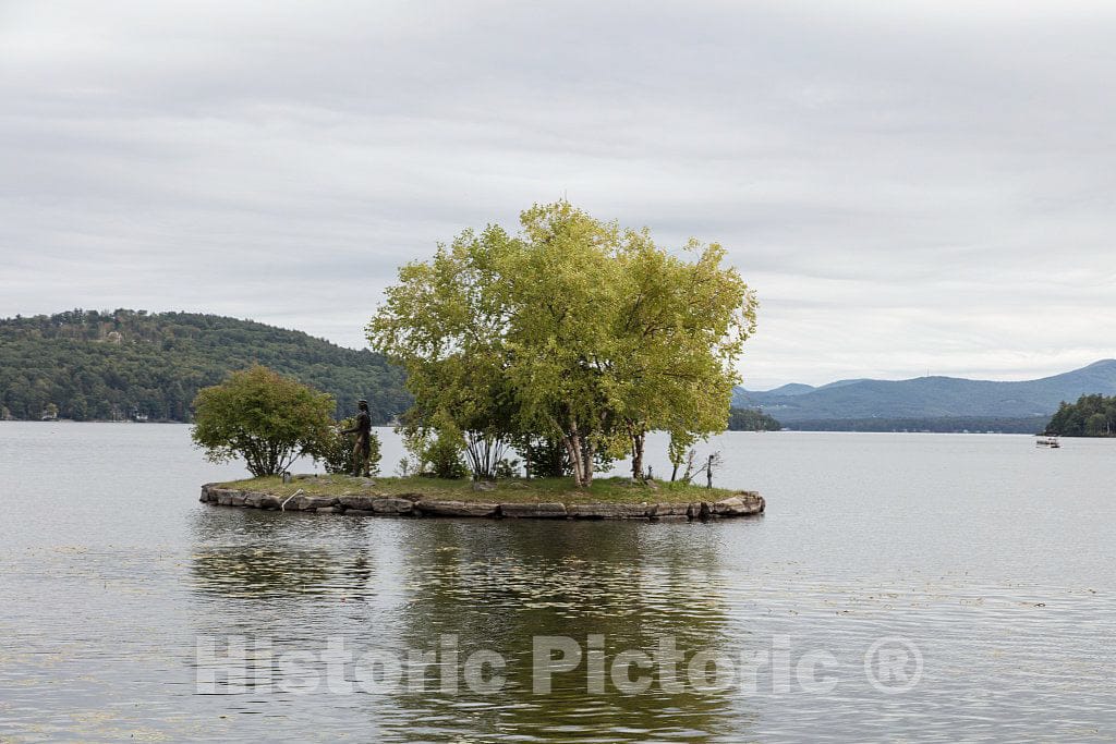 Photo- View of a Small Meredith Bay, Lake Winnipesaukee Island. Meredi ...